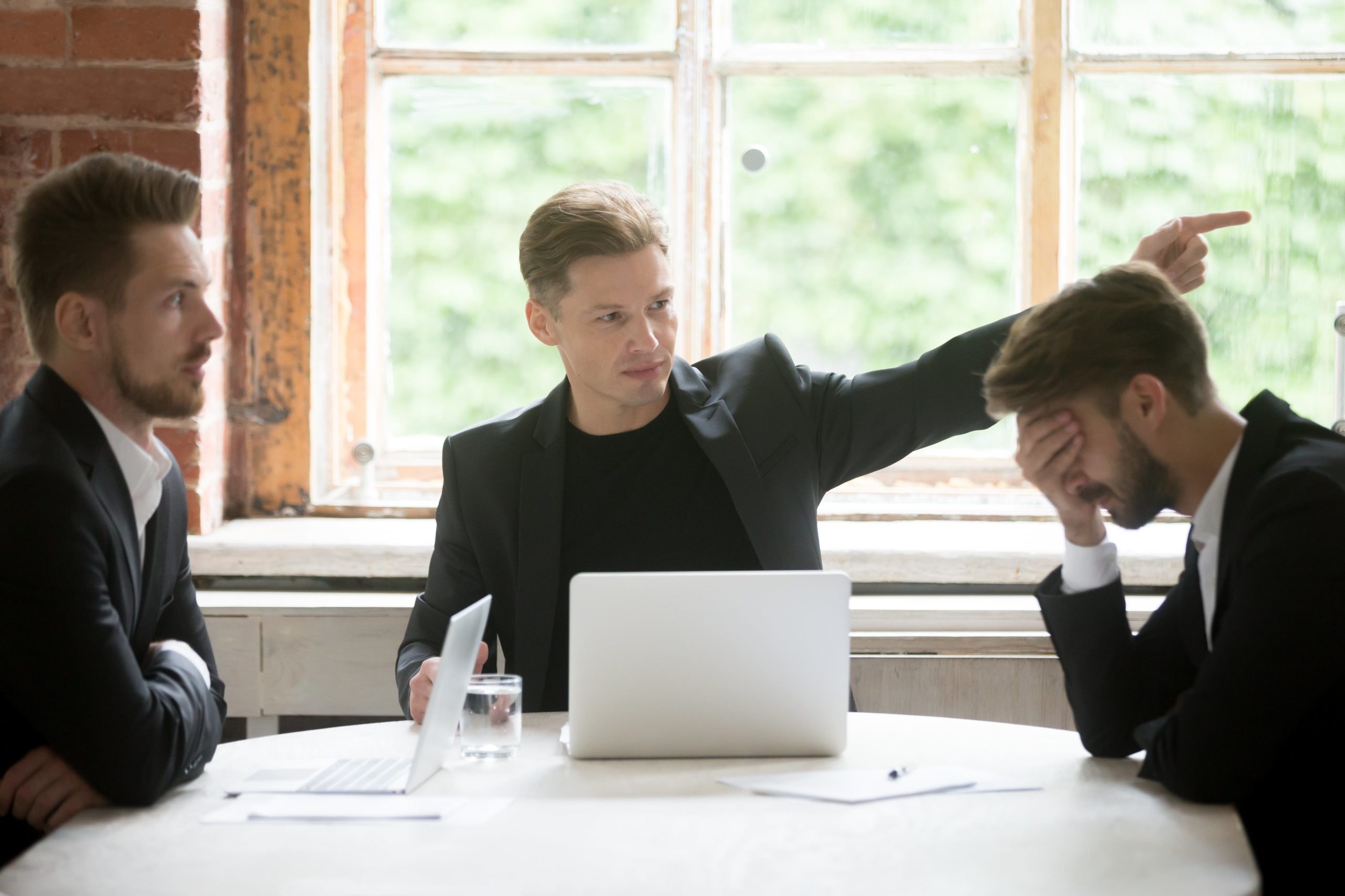 How to handle employee misconduct - WGC Lawyers